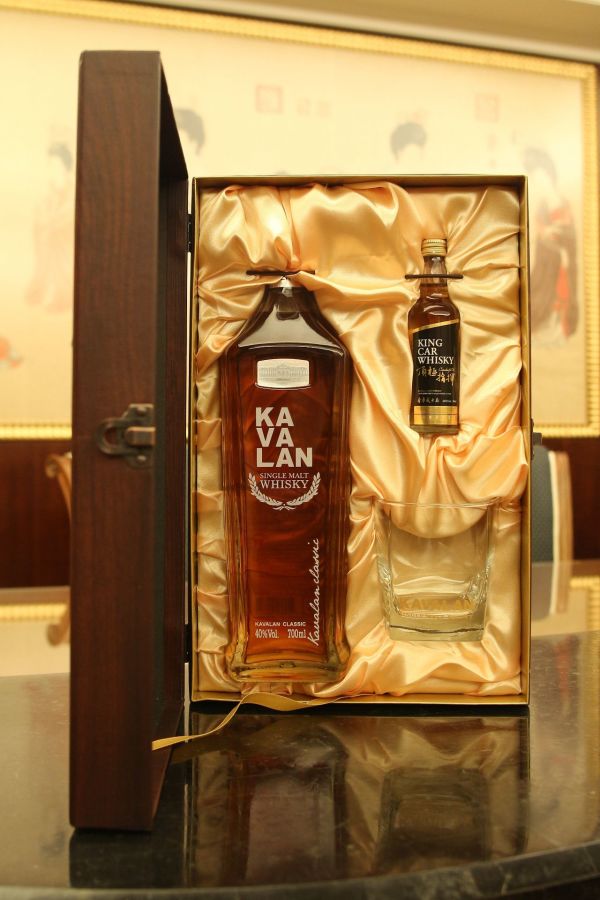 Kavalan Classic Single Malt Whisky 噶瑪蘭 經典單一麥芽威士忌 小樣禮盒 (700ml 40% ...