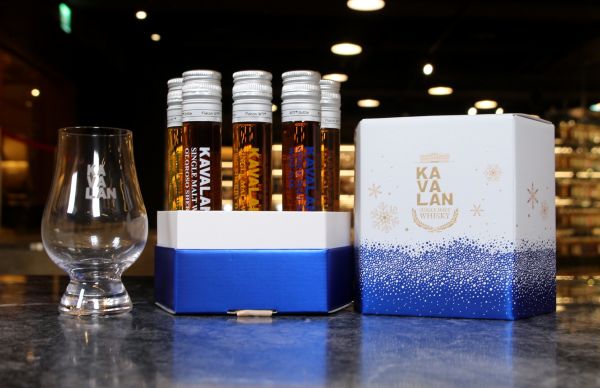 KAVALAN Miniature Gift Pack 噶瑪蘭威士忌 試管酒五入禮盒 湛藍版 (50m*5, 50~54%) - ~ Kuva ...
